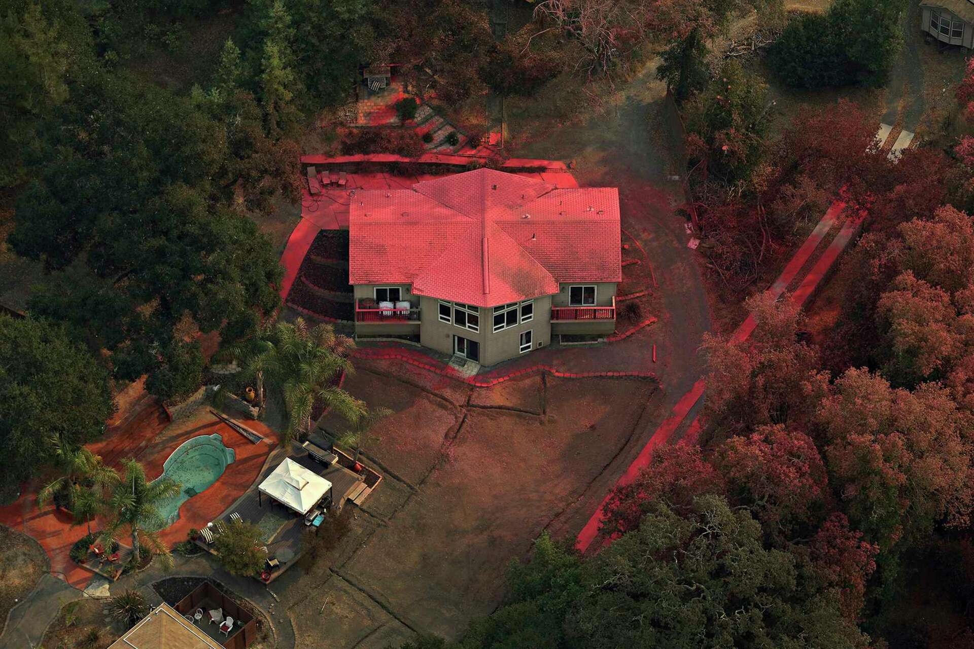Maps: Kincade Fire continues to burn in Sonoma County