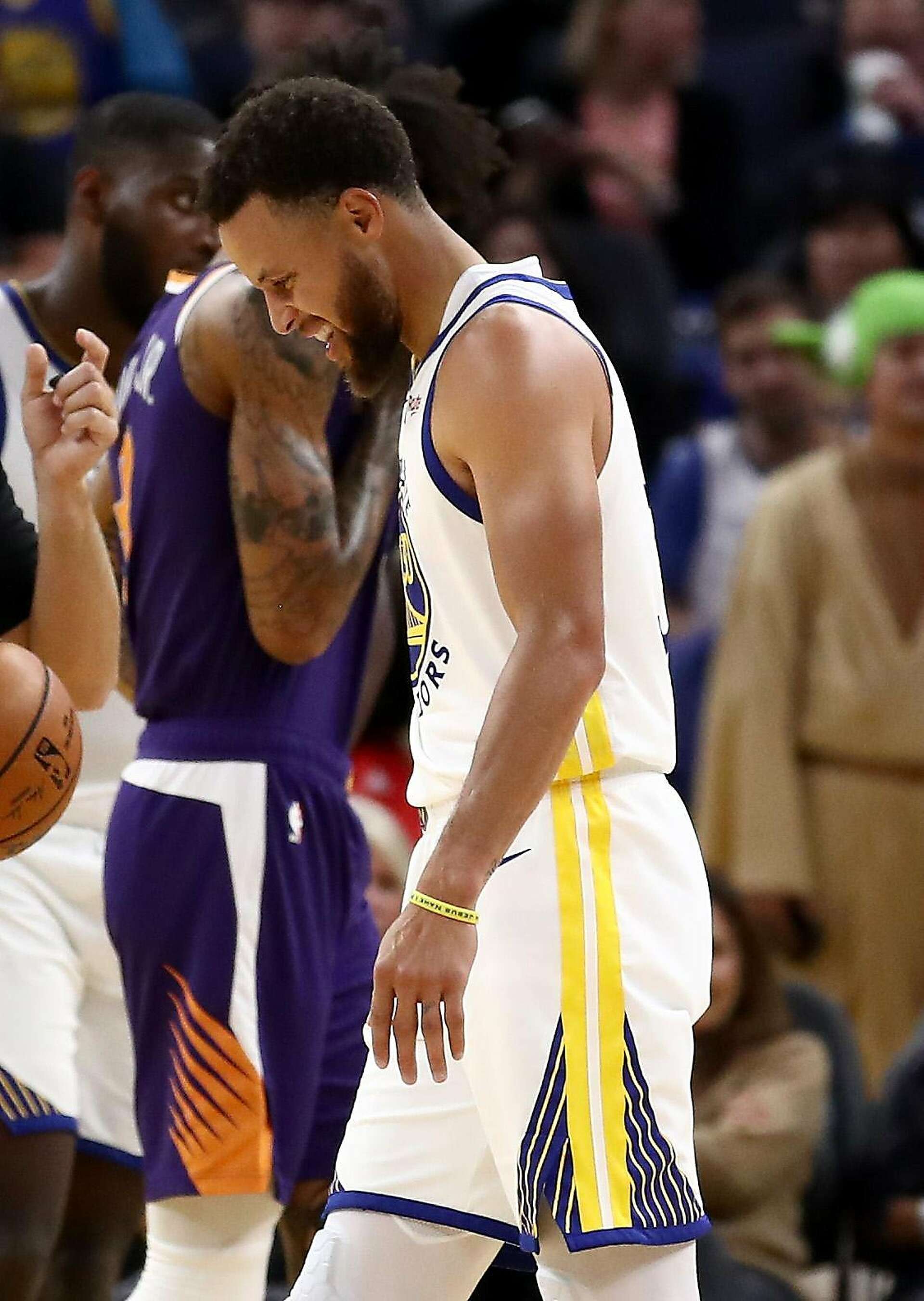 How long will it take Steph Curry to return from his hand injury?