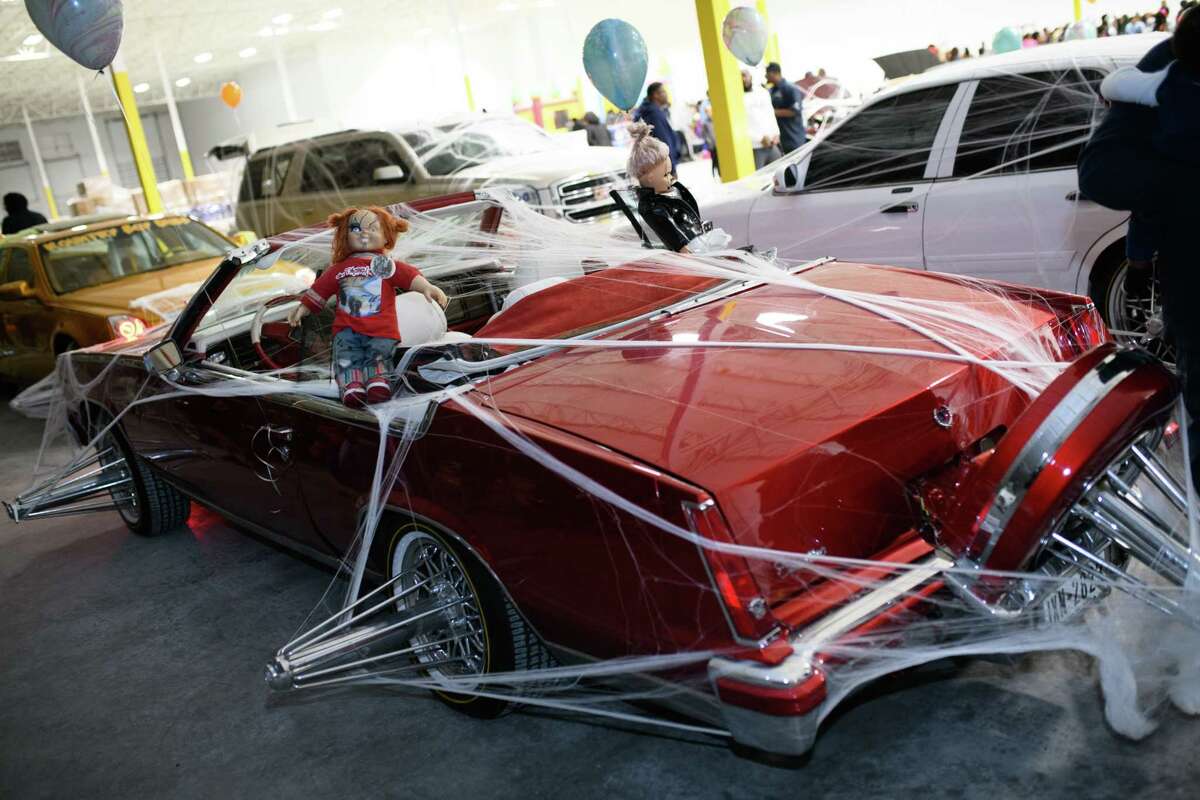 Houston rapper Trae tha Truth hosts free Halloween 'Pop Trunk Or Treat ...