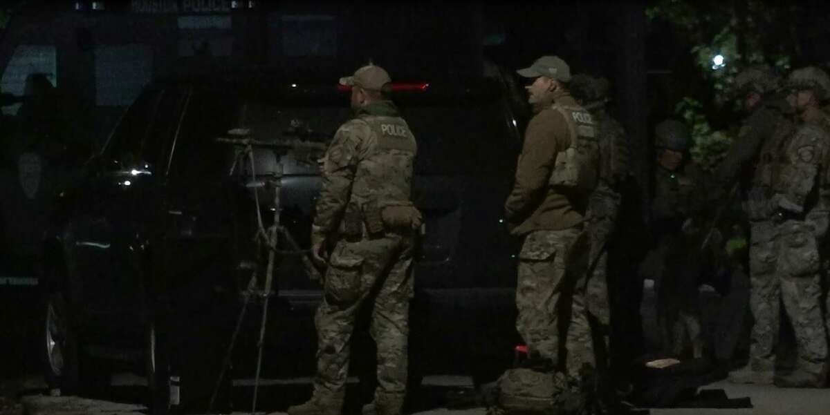 Houston SWAT deploy tear gas, armored vehicle in standoff against man ...
