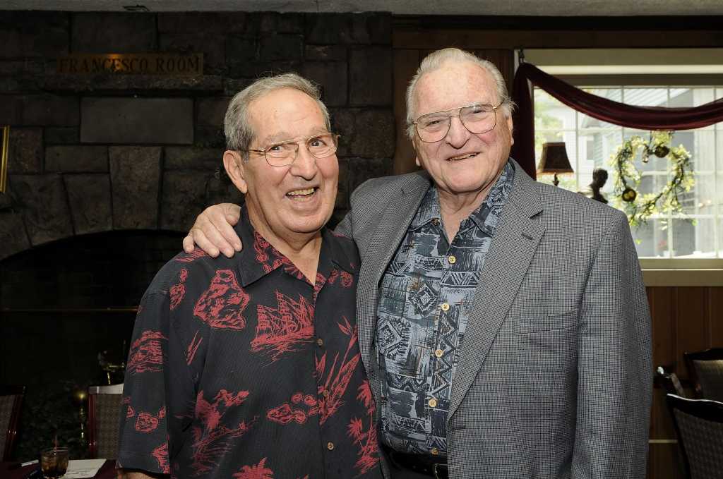 Former Stamford sports star, teammates share glory days at book signing