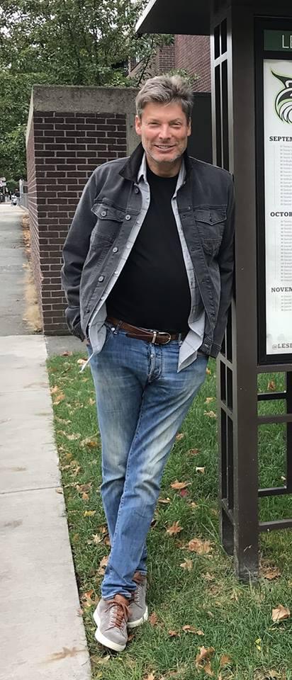 Bestselling author Andrew Gross visits Byram Shubert Library in Greenwich