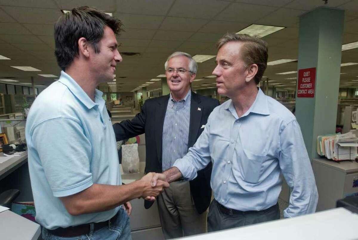 Candidates campaign on eve of primary