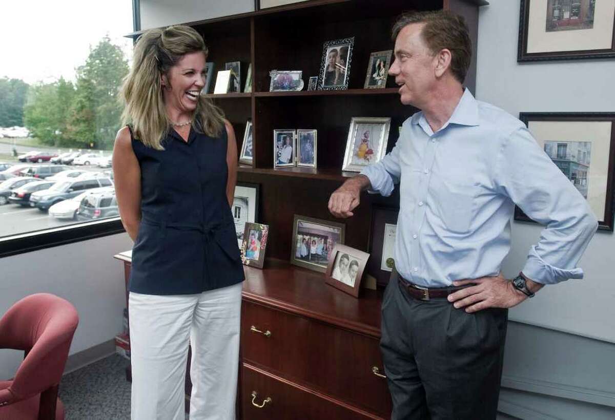 Candidates campaign on eve of primary