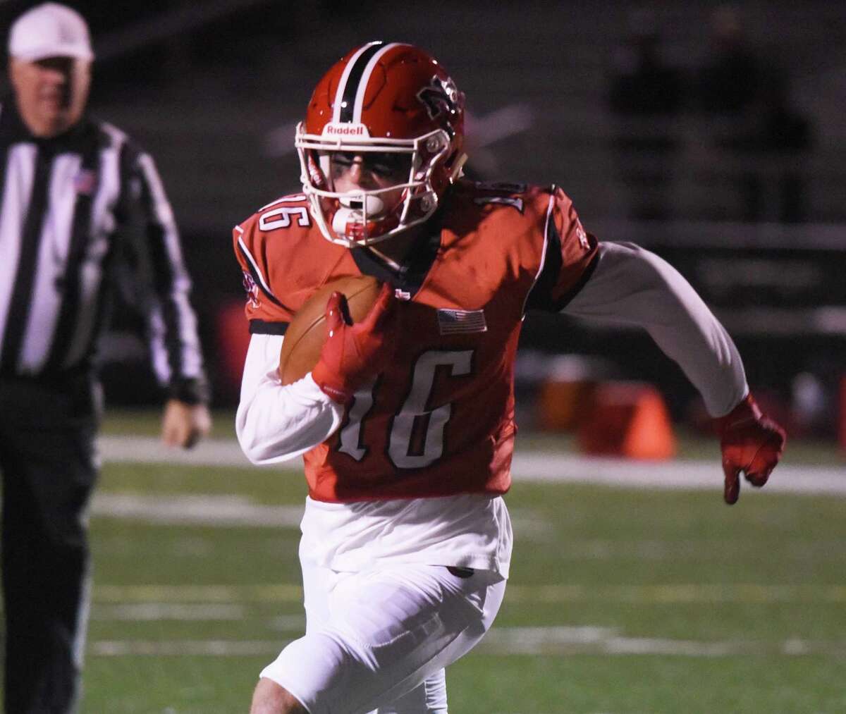 Pyne’s five TD passes lead New Canaan past McMahon