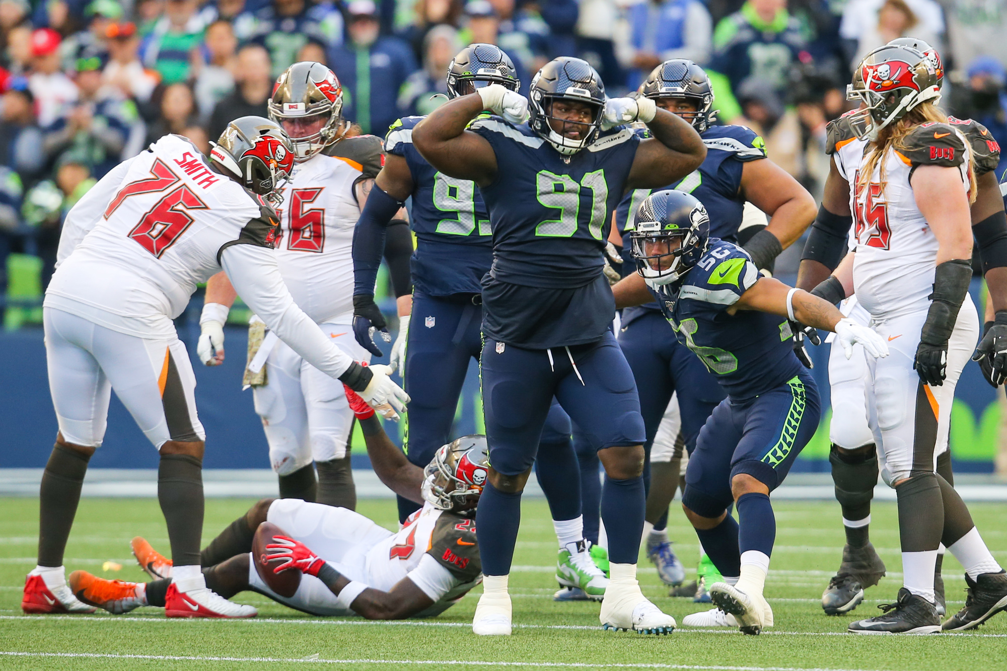 Seahawks' Clowney, Reed expected to play Monday against Vikings