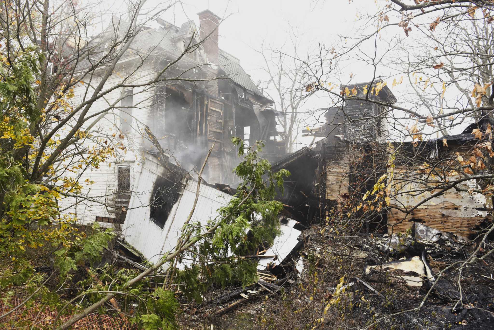 Early-morning fire guts Troy building
