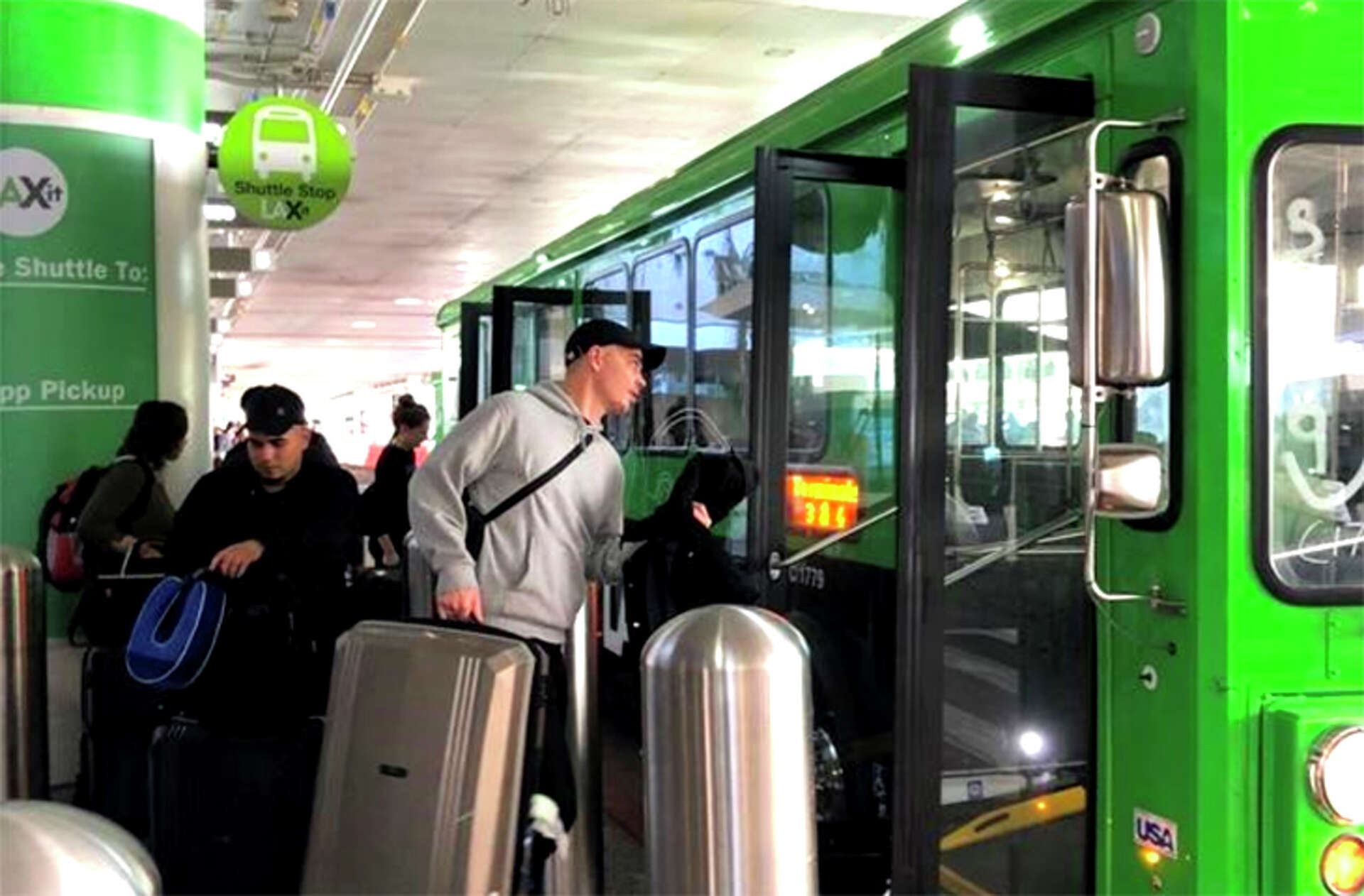 LAX scrambles to fix 'Carmaggedon' passenger pick-ups