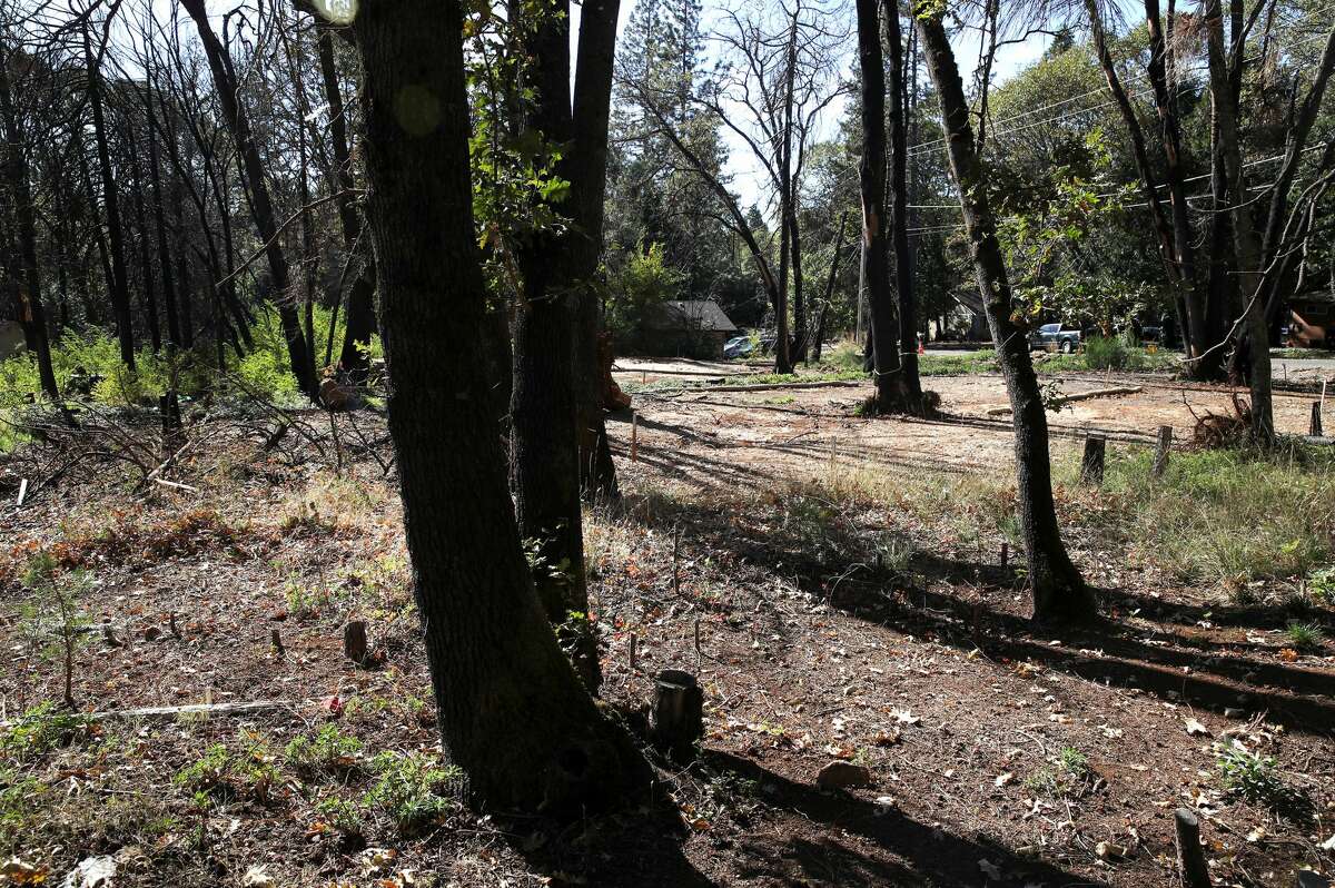 One year later, before-and-after photos show Camp Fire's enduring ...