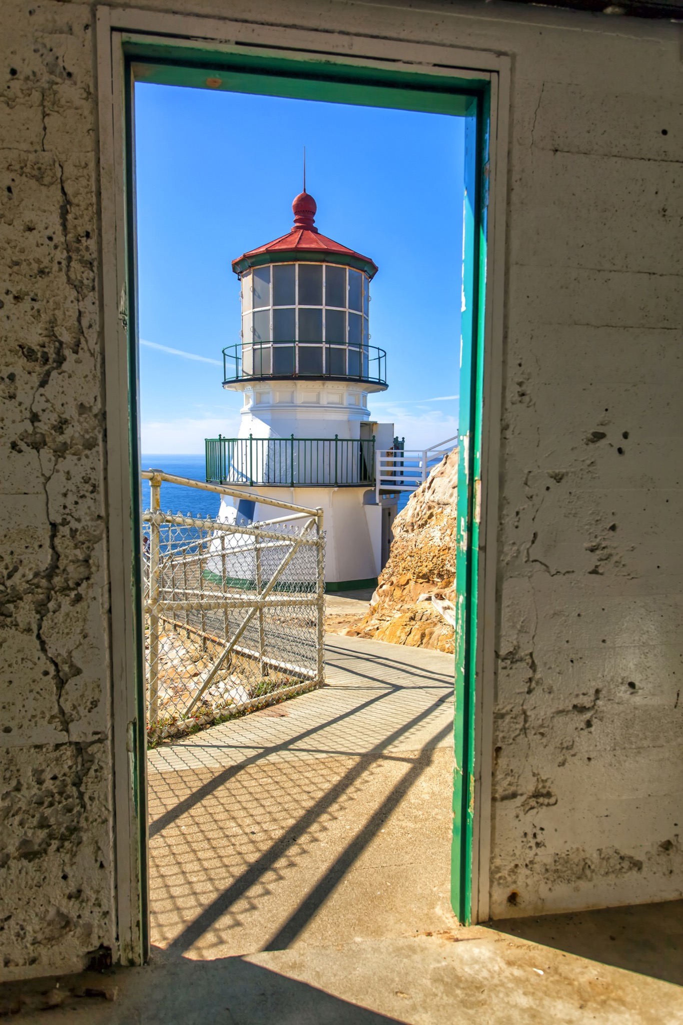 Before-&-after photos show Point Reyes Lighthouse's glorious restoration