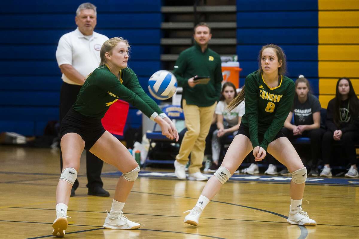 Abrupt ending: Dow volleyball swept by Oilers in district final
