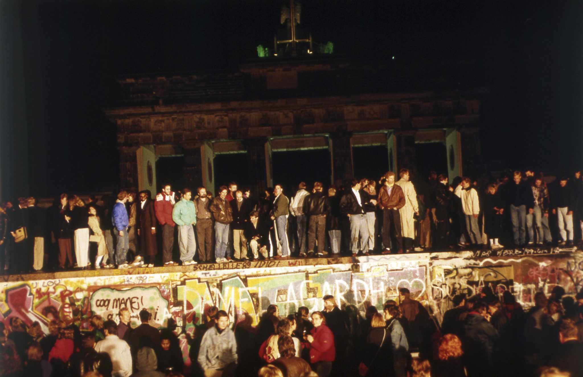 Fissures remain in an officially unified Germany 30 years after fall of ...