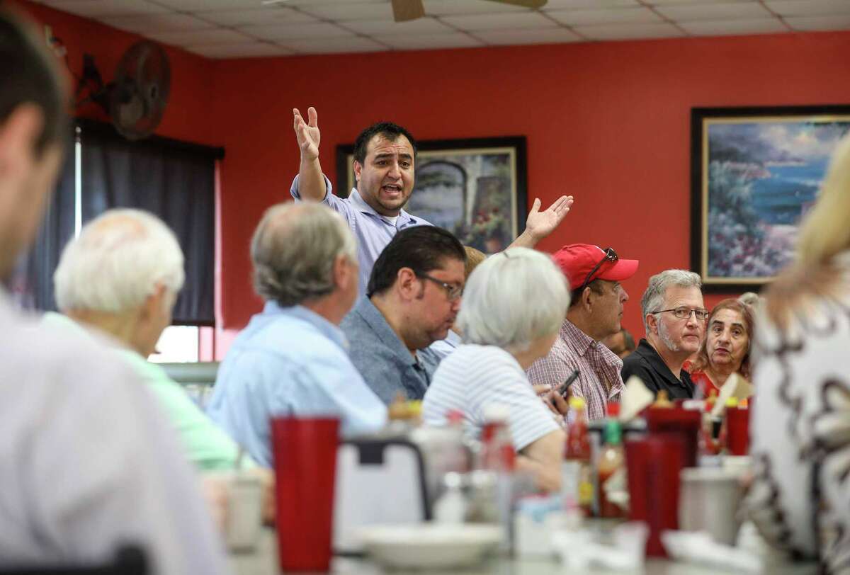 Pasadena’s mayor sought unity. His meetings show divide.