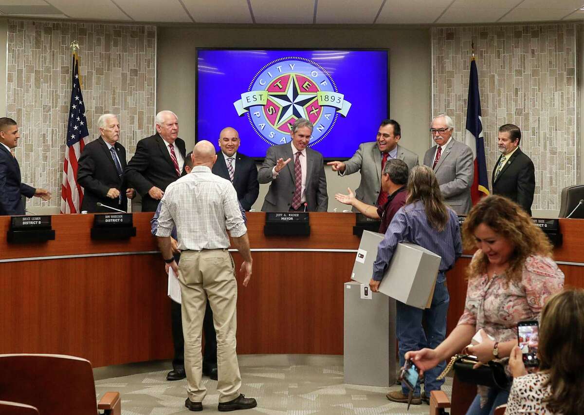 Pasadena’s mayor sought unity. His meetings show divide.