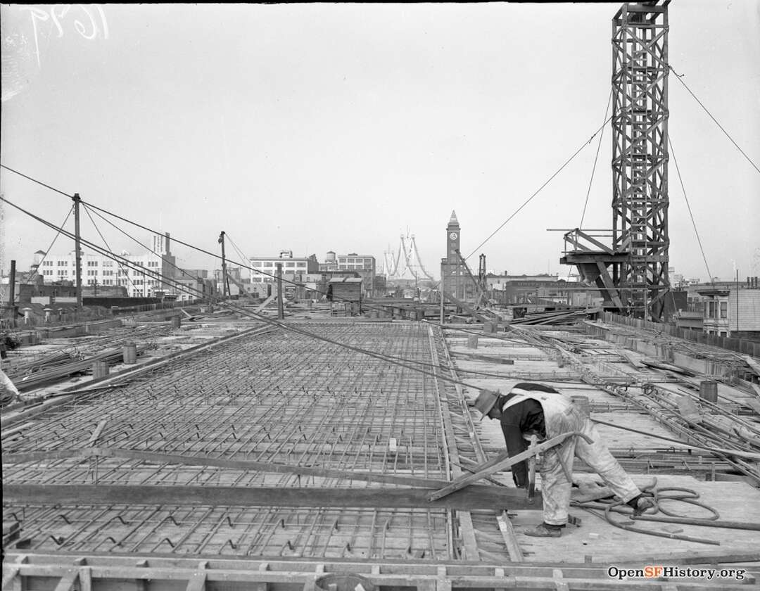 Striking photos show the Bay Bridge under construction