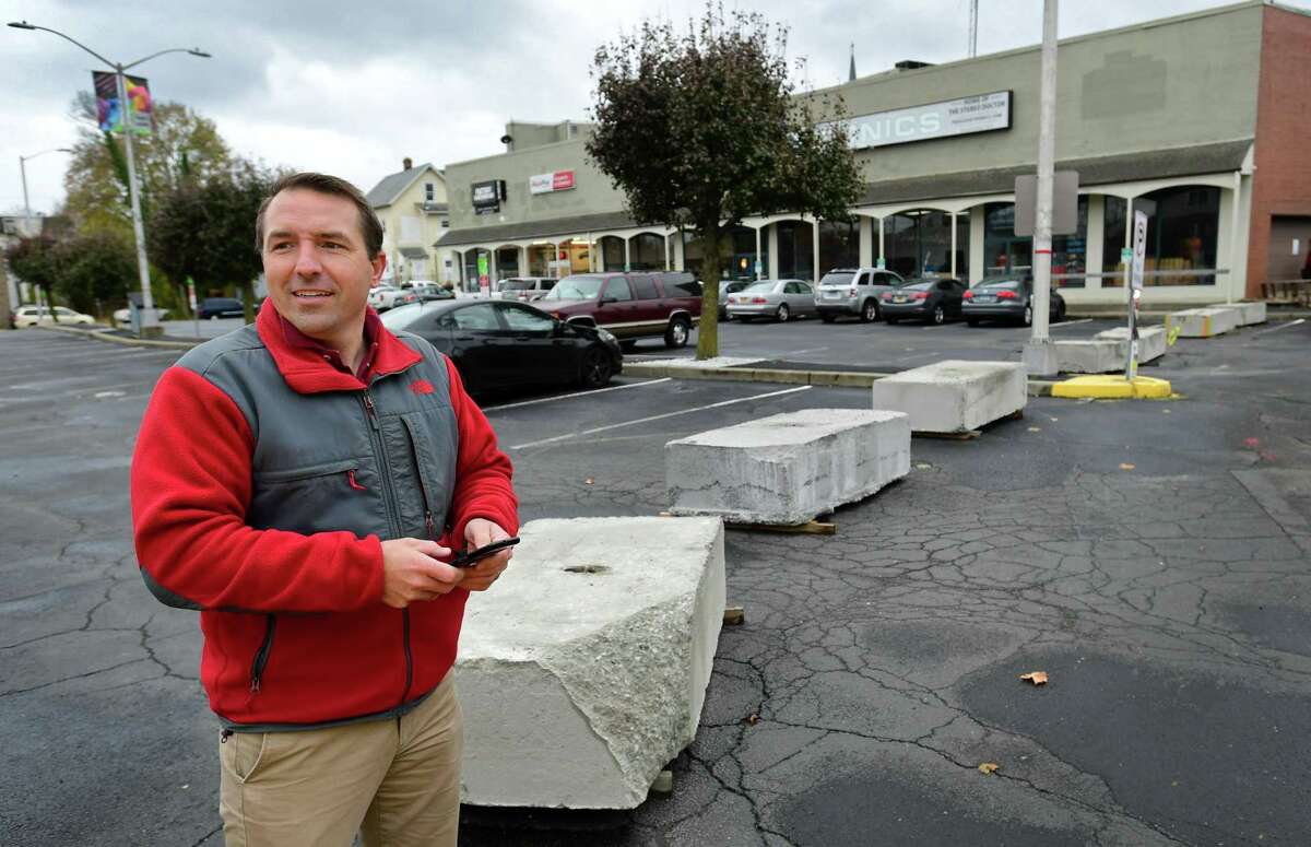 Concrete barriers blocking Norwalk parking lot spur new lawsuit
