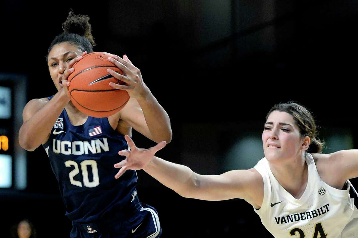 UConn women’s takeaways: Walker steps up against Vanderbilt