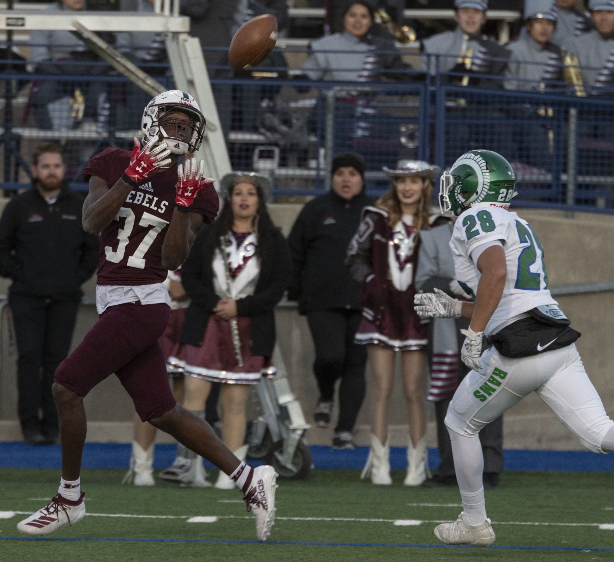 HS FOOTBALL: Lee players lead on All-District 2-6A list