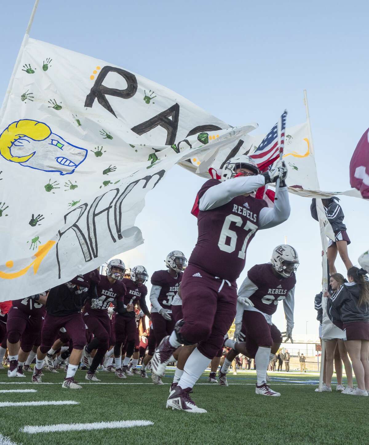 HS FOOTBALL: Lee races past Montwood, 65-32, in playoff win