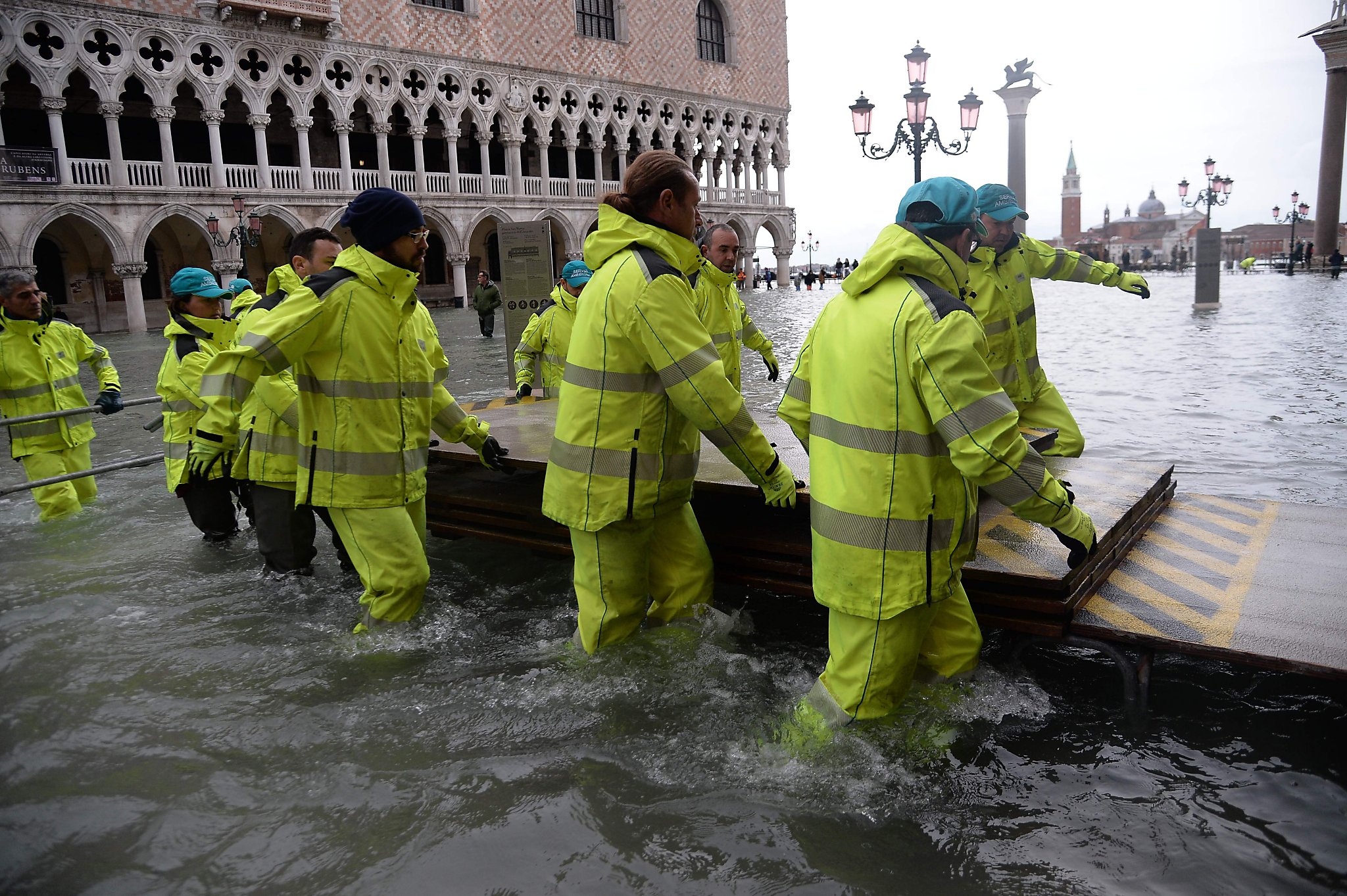 Record flooding again swamps soaked Venice
