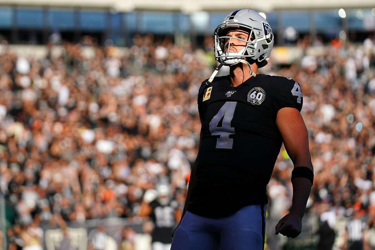 Raiders’ Derek Carr sharp with arm and feet in win over Bengals