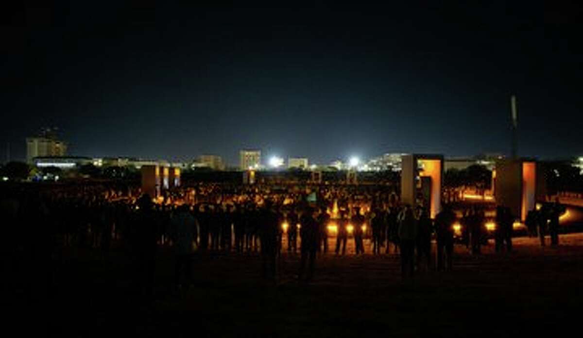 20 years later, photos show how Texas A&M came together after tragic ...