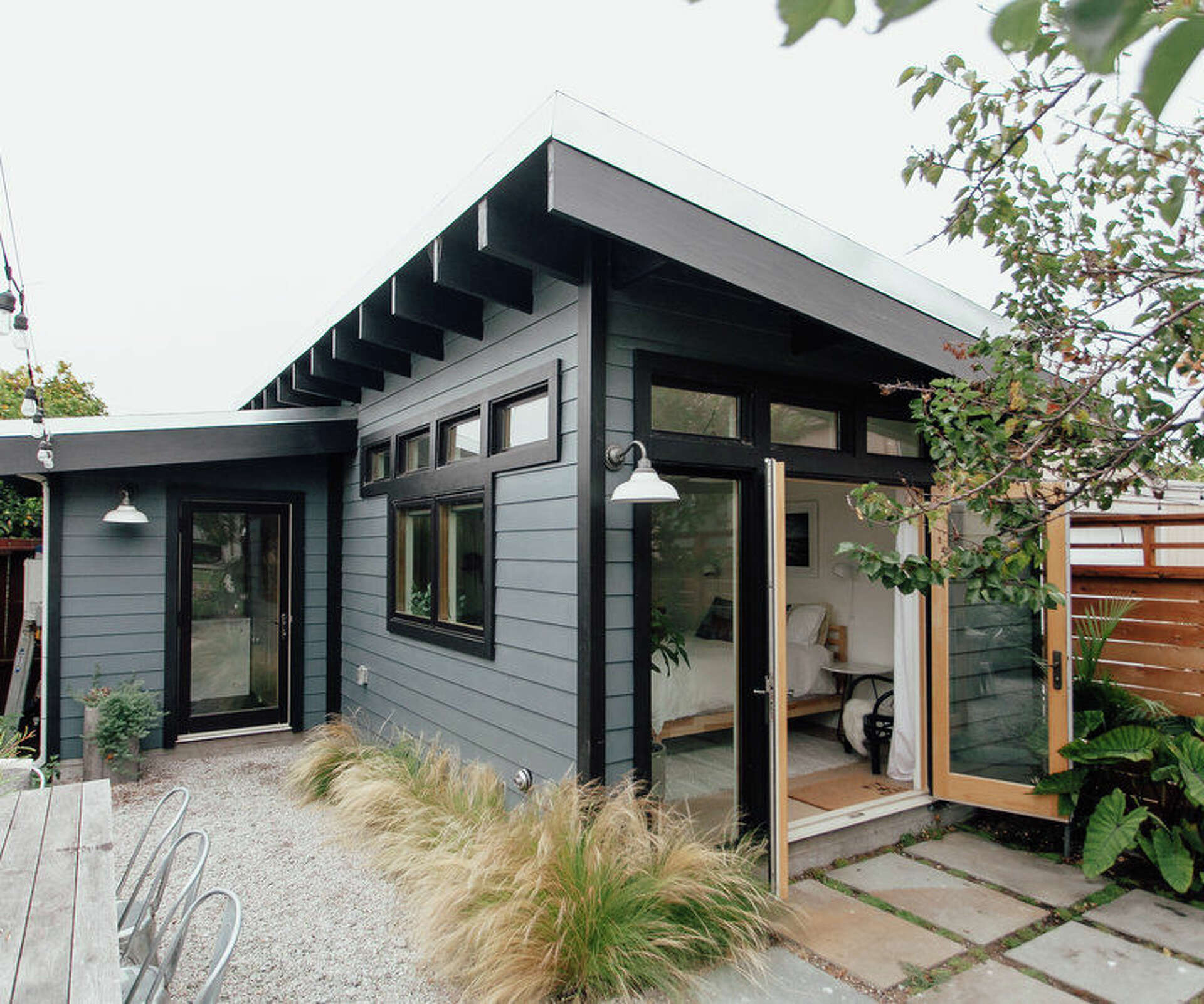 How one Oakland couple turned their garage into the guest suite of ...