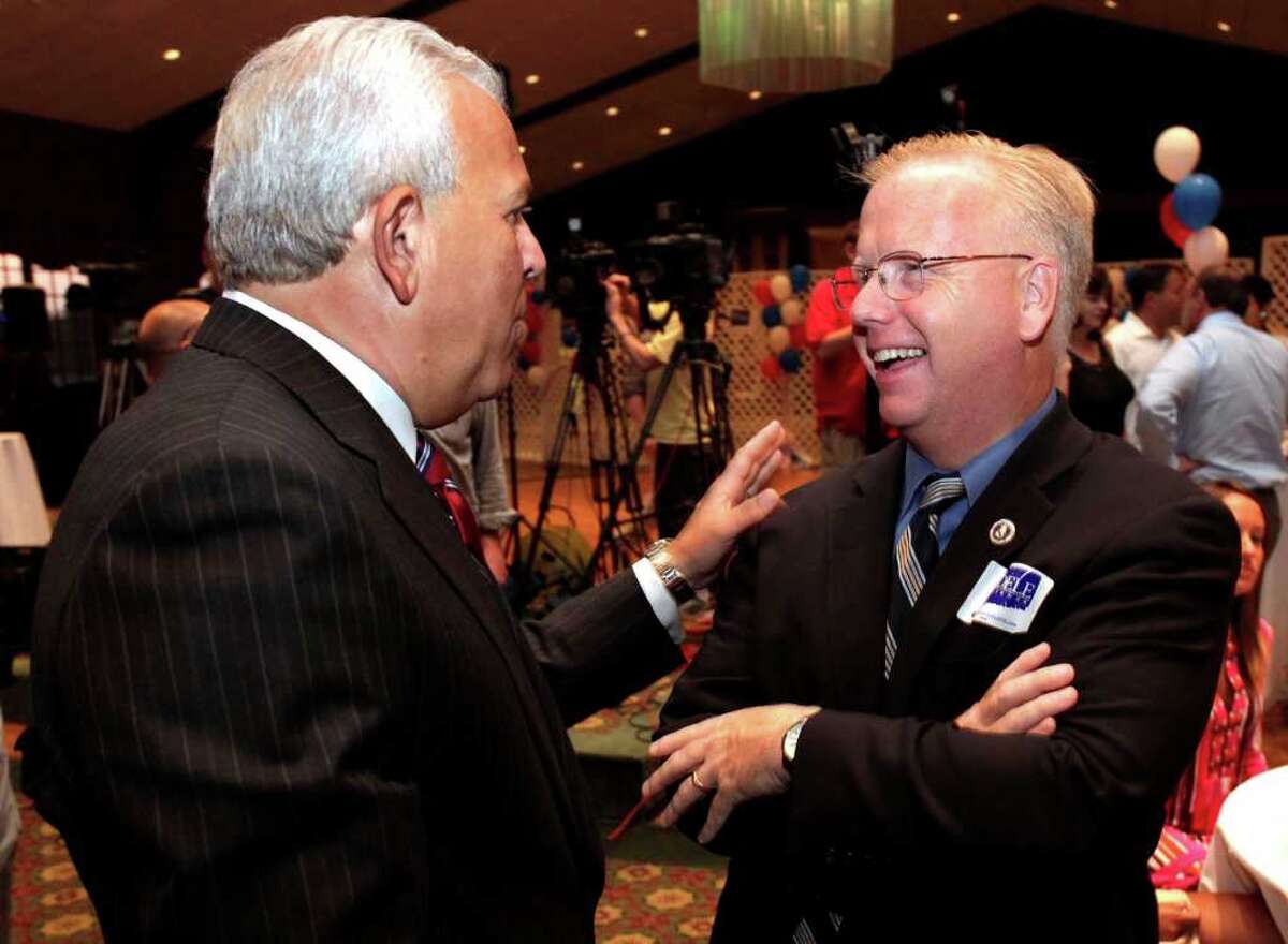 Foley wins GOP governor's battle