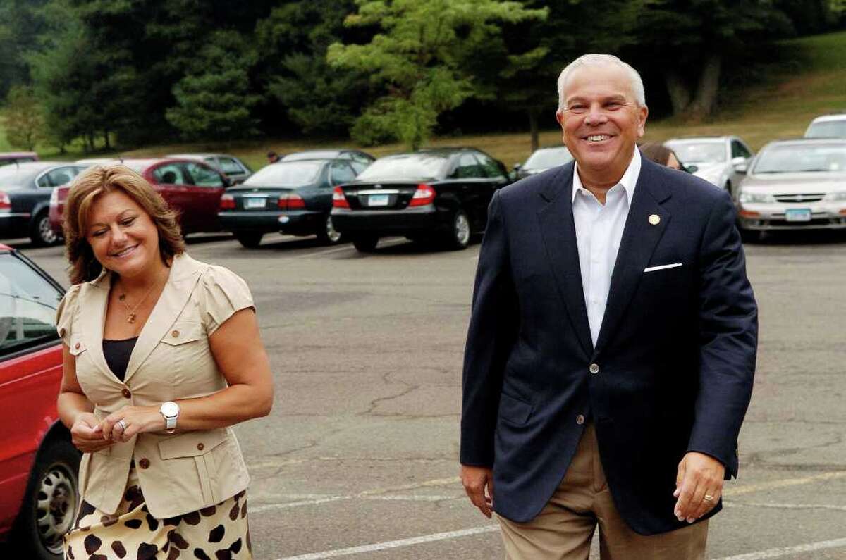 Foley captures narrow win over Fedele