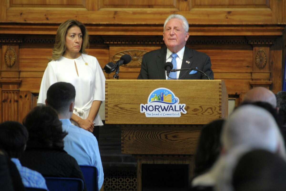 Harry Rilling sworn in for fourth term as Norwalk’s mayor