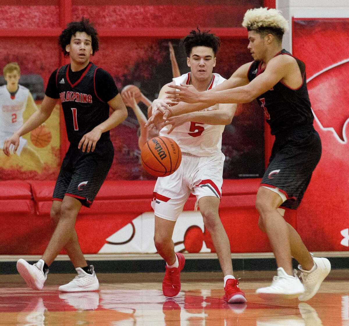 BOYS HOOPS: Vela set to replace entire starting five again at Splendora