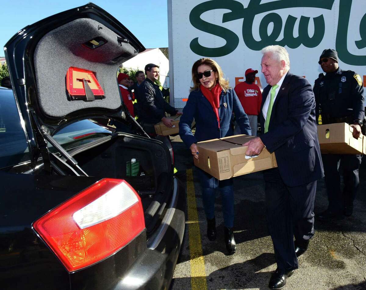 ‘I was just the milkman’: Stew Leonard’s founder reflects on 50 years ...