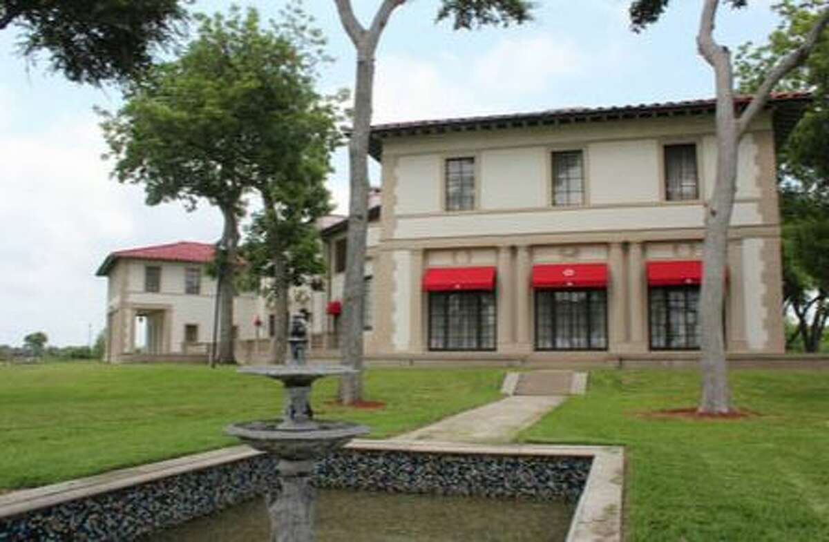 Historic 1929 Clear Lake mansion owned by Hakeem Olajuwon is being ...