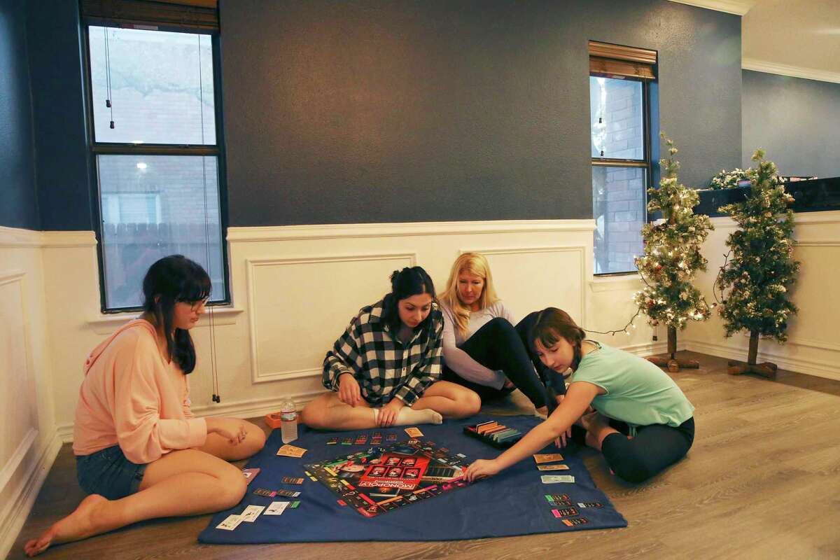 Family fled sewage-contaminated house on San Antonio base