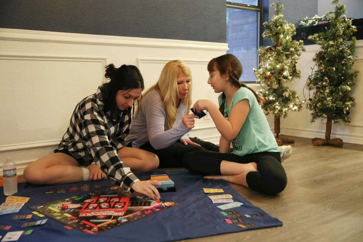 Family fled sewage-contaminated house on San Antonio base