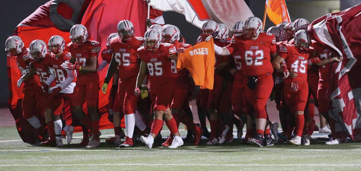 Lewis lifts Judson past Reagan with big second half