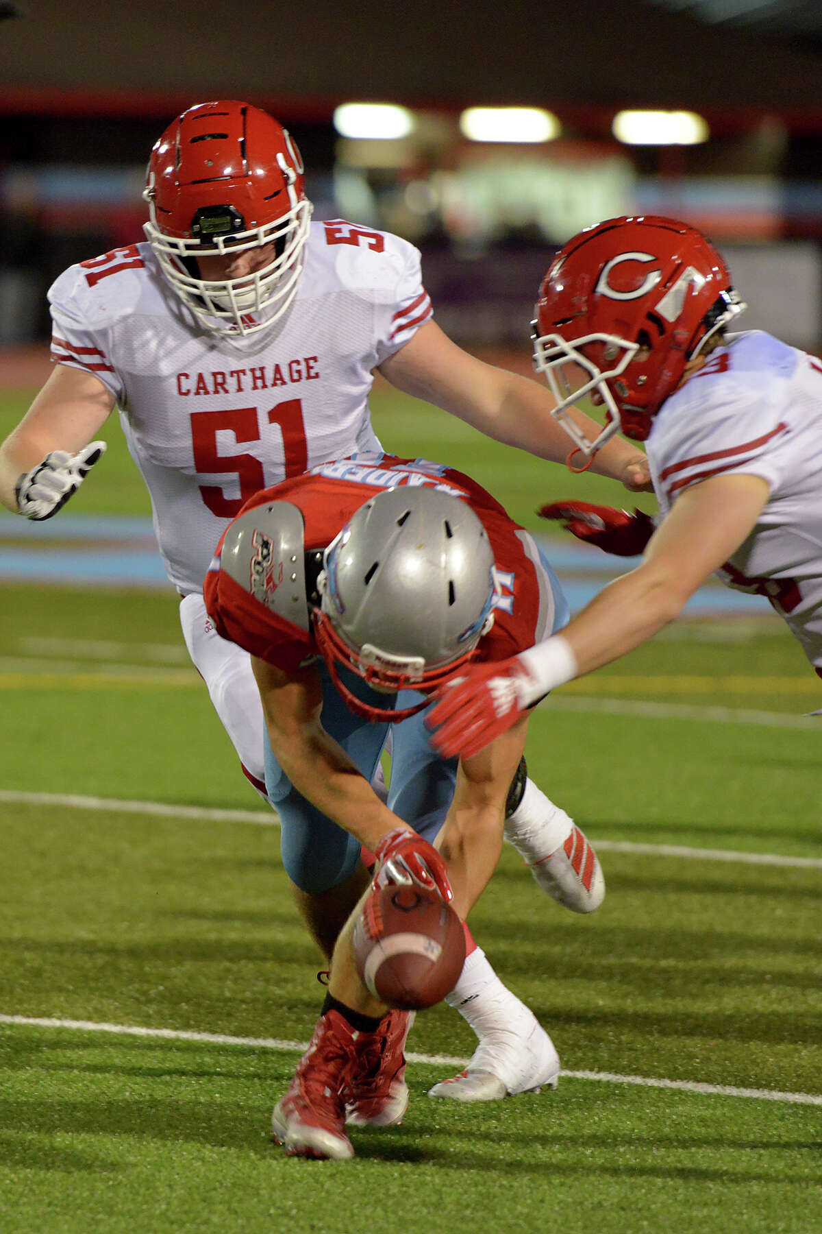 Lumberton Raiders fall to No.2 Carthage