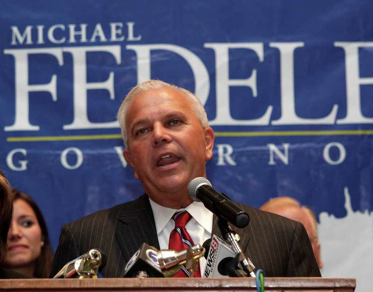 Foley captures narrow win over Fedele