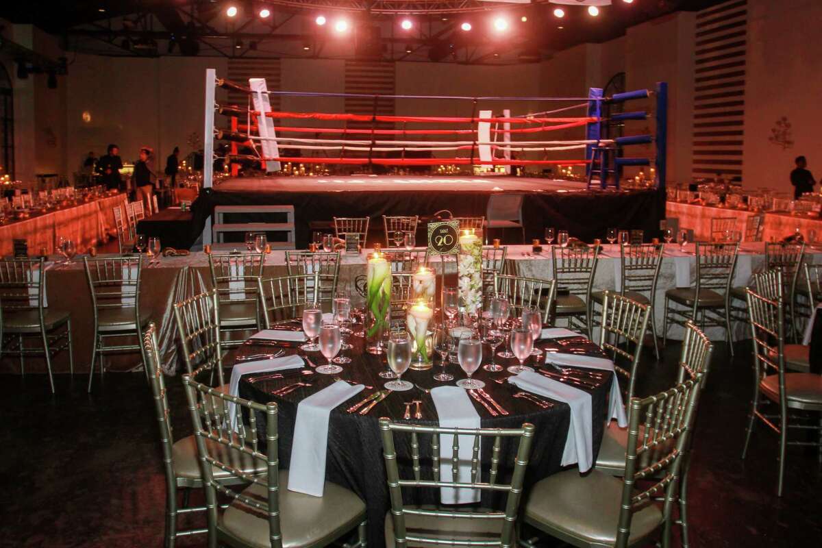 Young professionals suit up for 'Black Tie Boxing,' raise $1.1 million ...