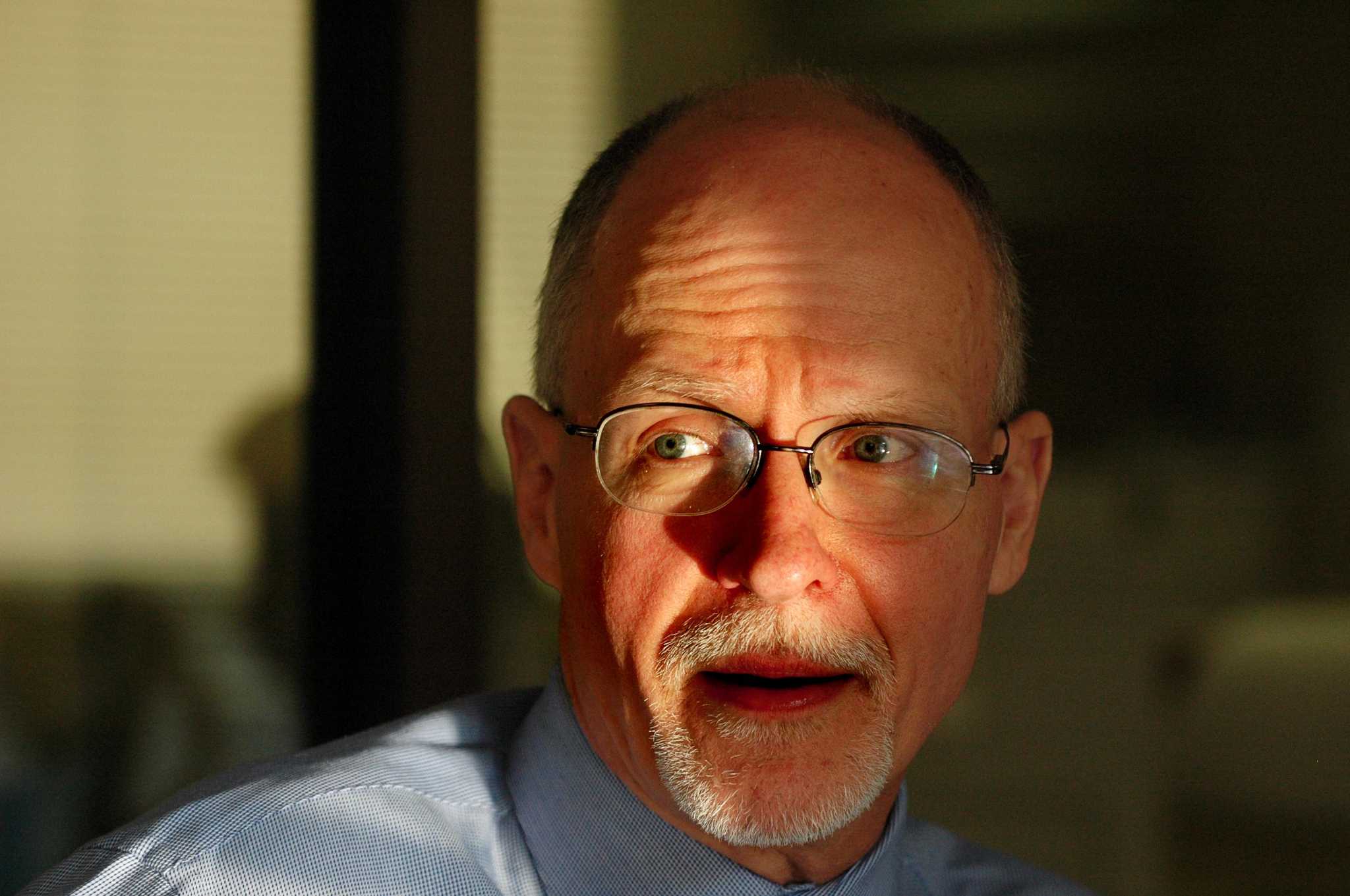Paul Vallas, former Bridgeport schools chief, leads Chicago mayor race
