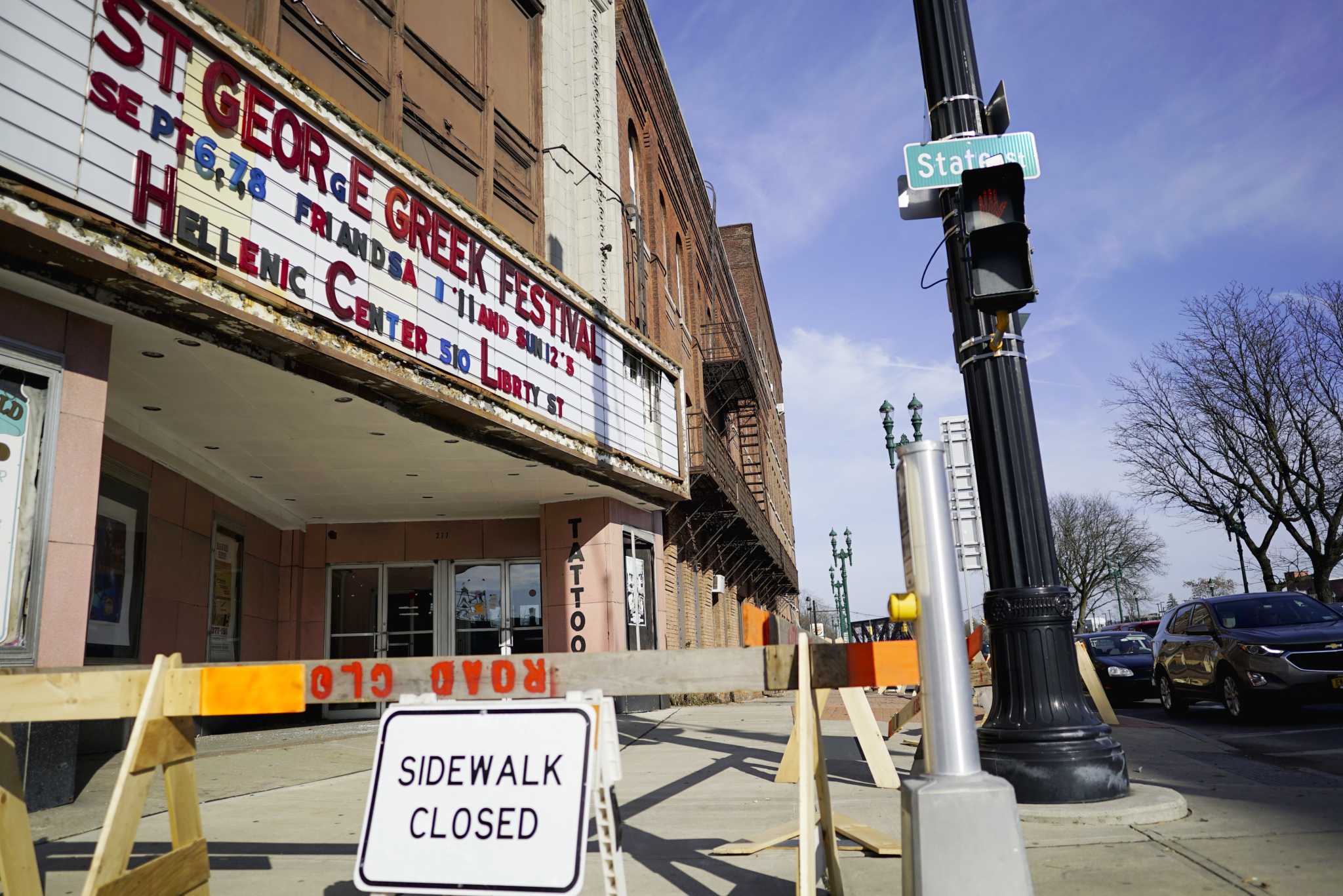 Prominent downtown Schenectady building falling apart