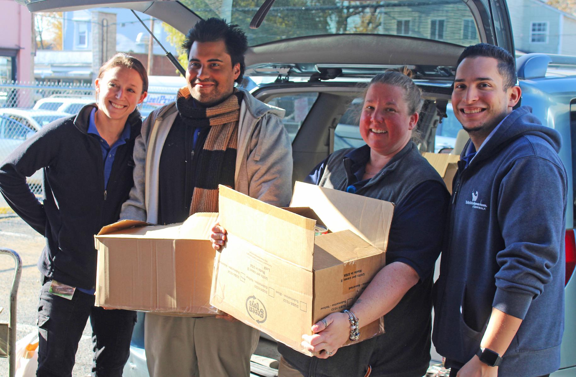 Maritime Aquarium holds food drive for Person-to-Person