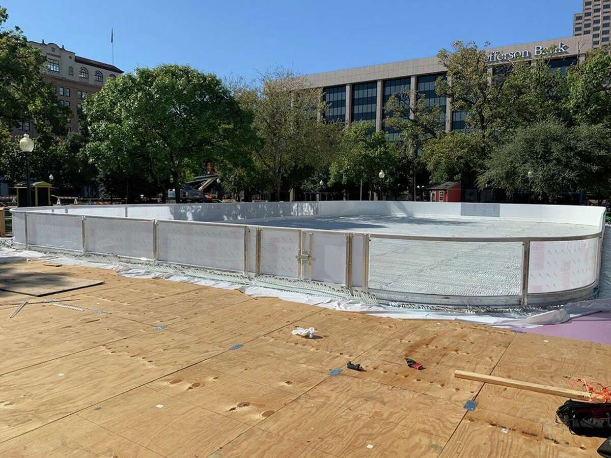 Things to know about the outdoor ice skating rink at Travis Park