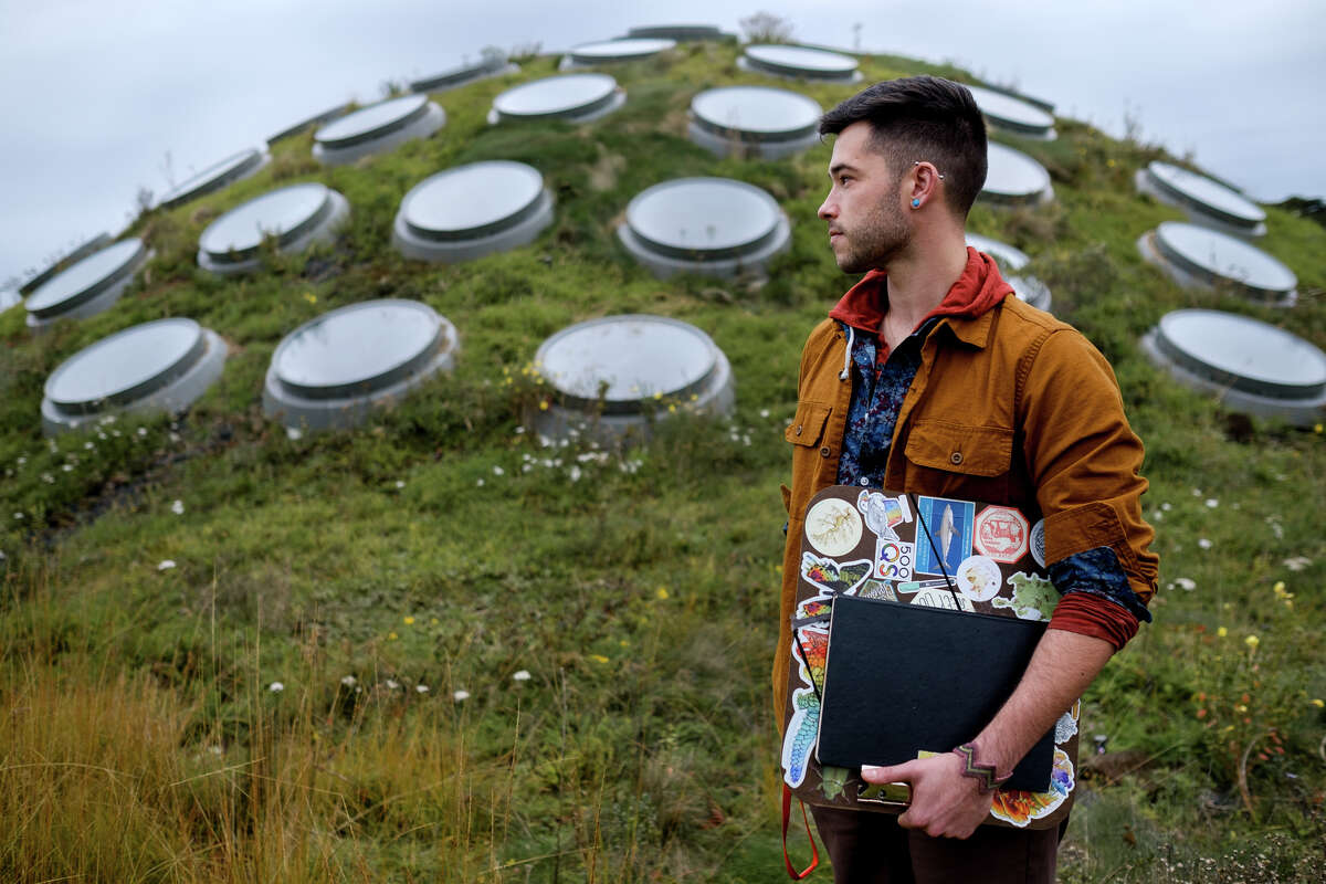 Meet the San Francisco artist with a grisly side gig: Performing whale ...