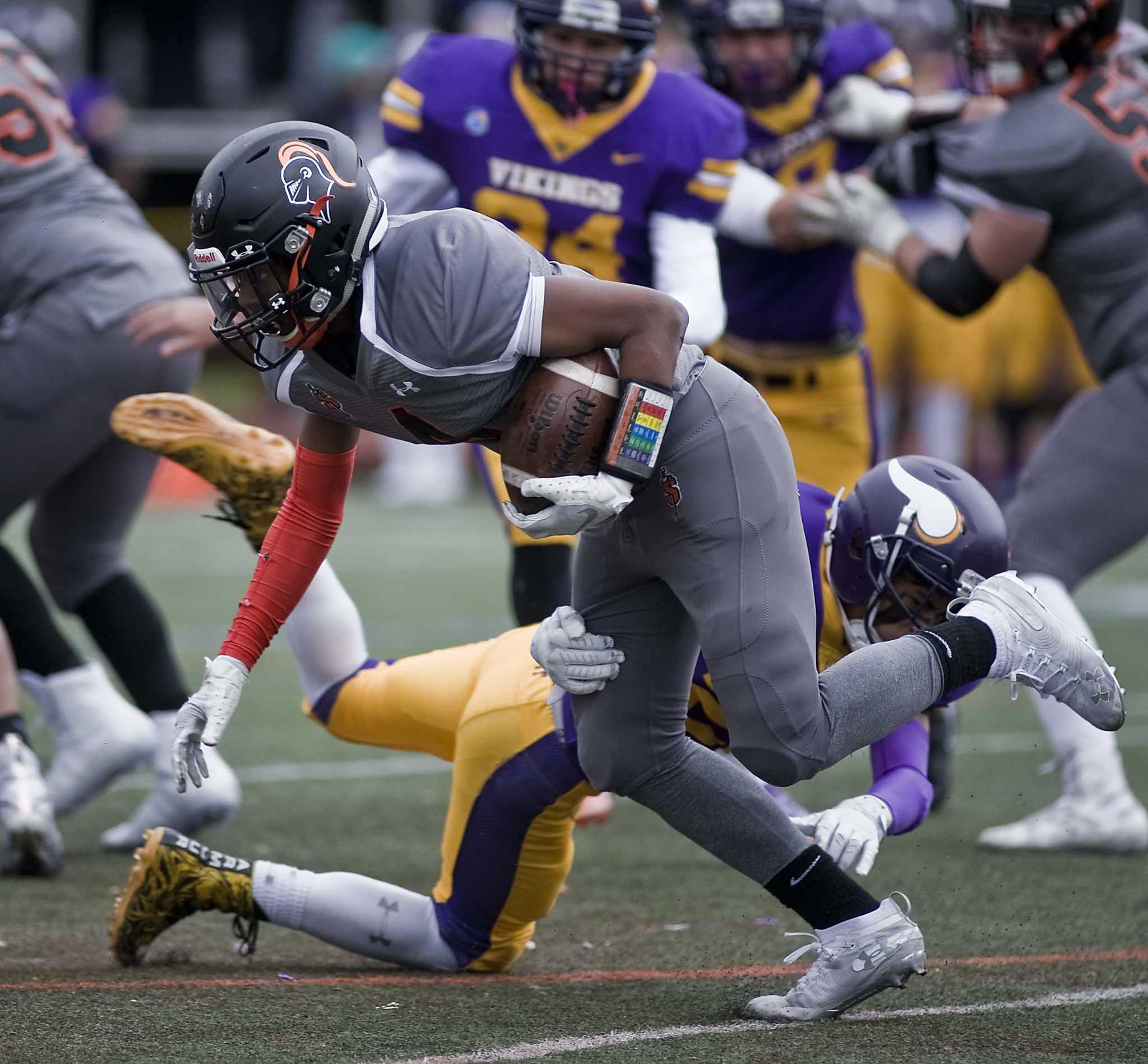 Stamford football tops Westhill for 3rd straight year