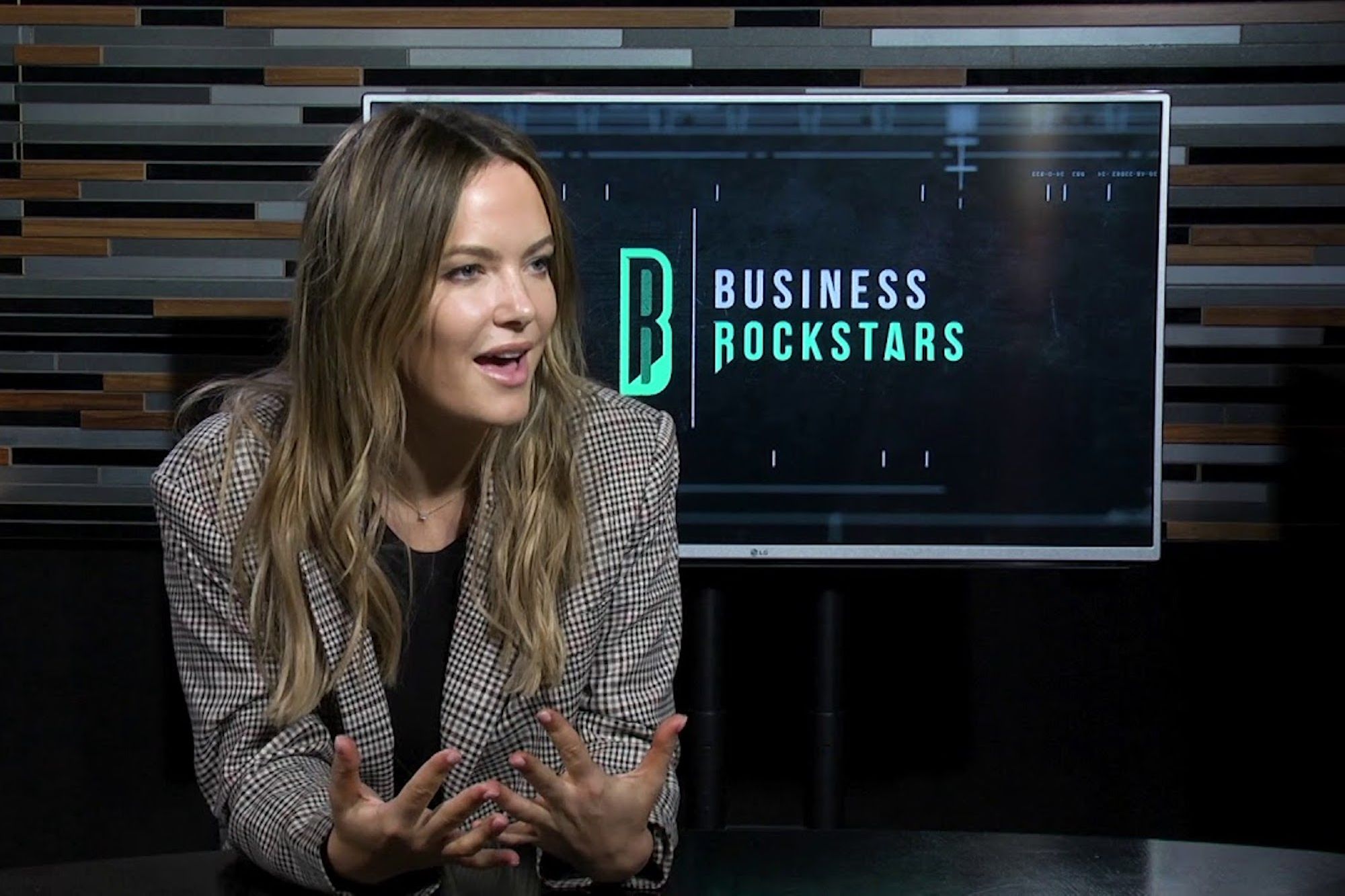 How This Founder Started an Influencer-Based Digital Business Right Out ...