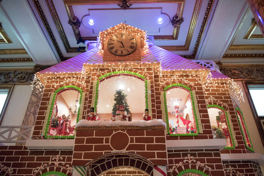 The wild story of how the Fairmont gingerbread house gets made - SFGate