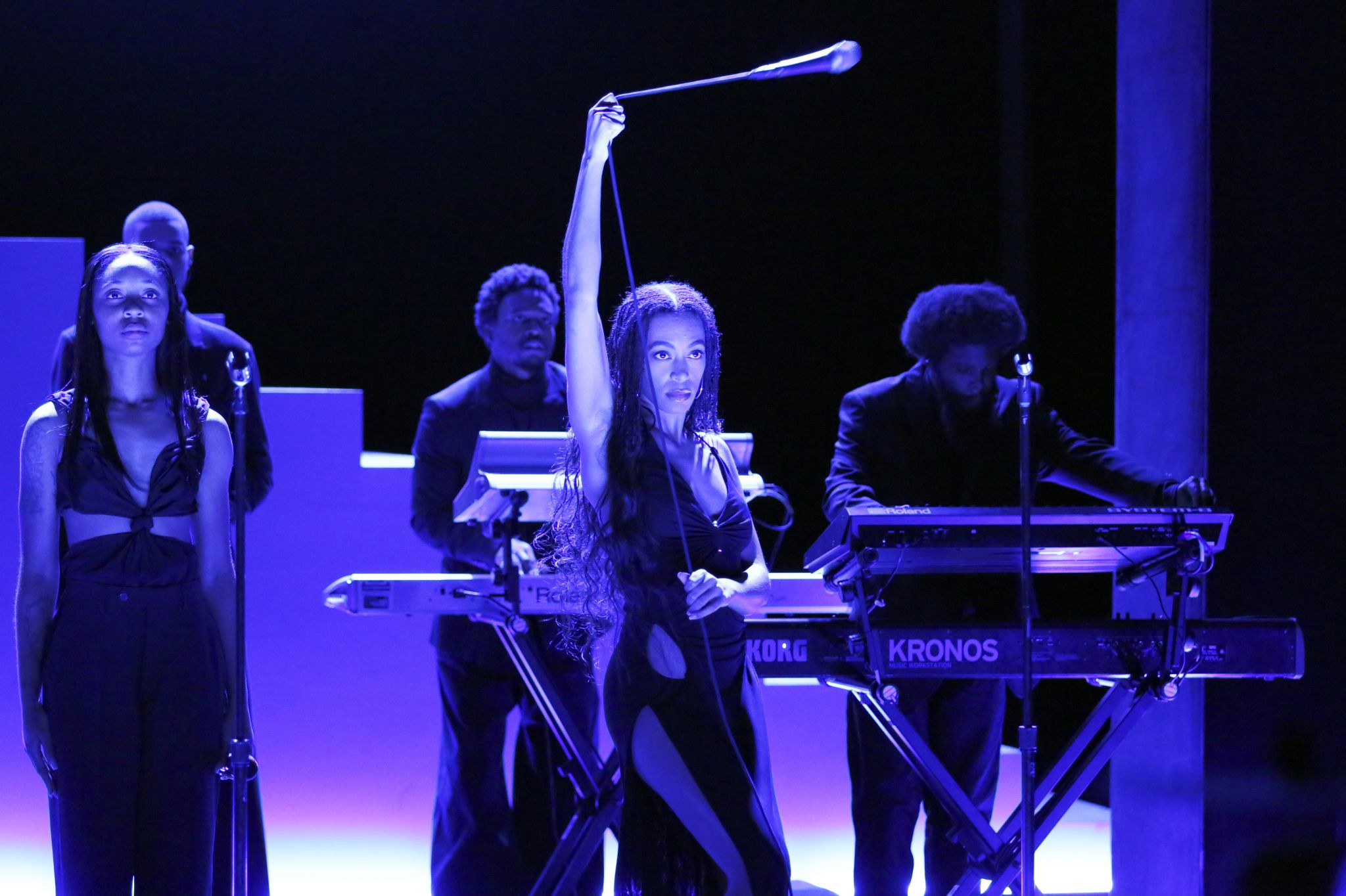Solange performs stunning 'When I Get Home' medley on 'The Tonight Show ...