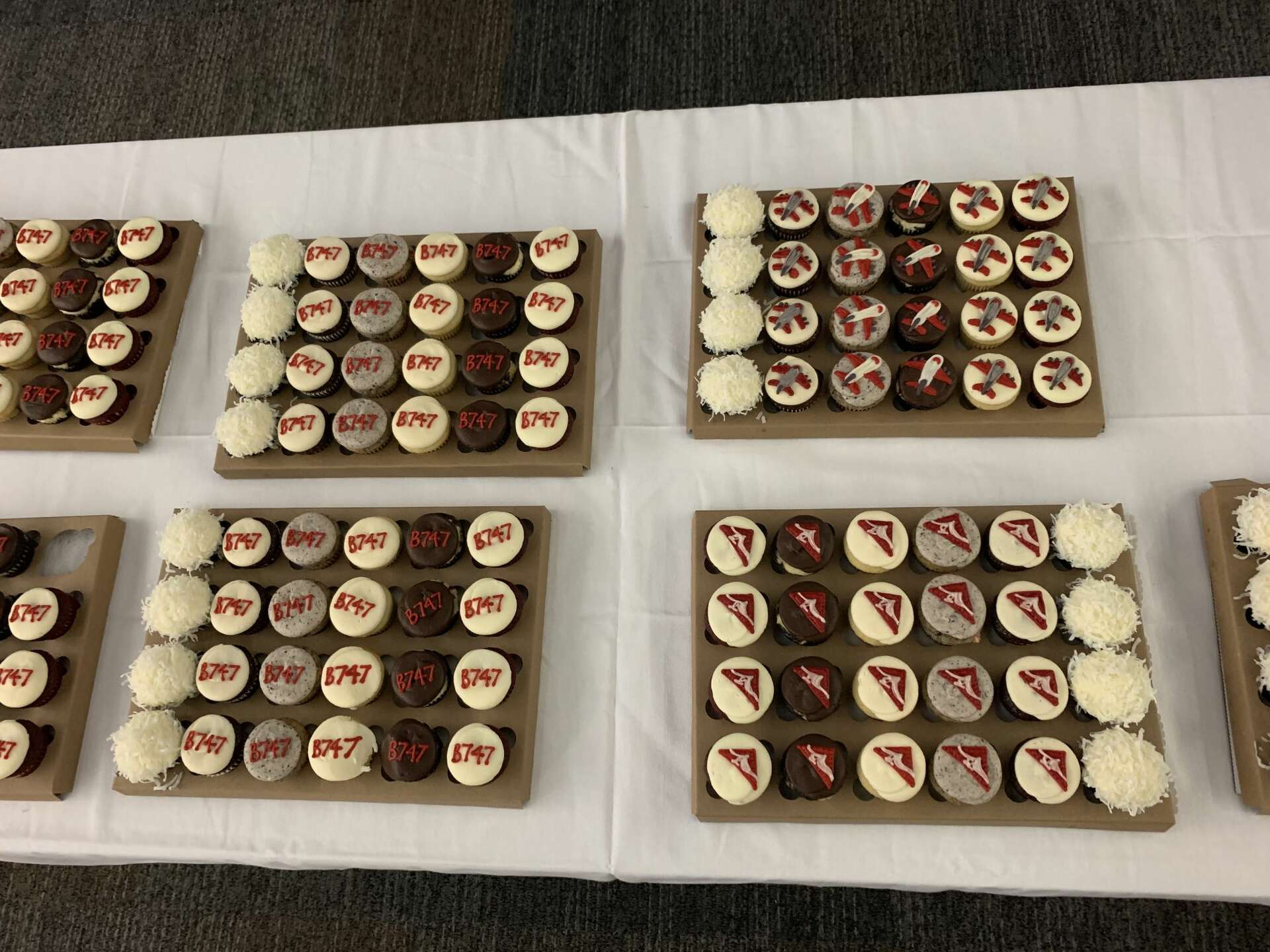 Qantas' graceful Boeing 747 departs SFO...for good