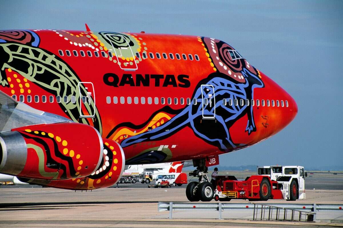Qantas' graceful Boeing 747 departs SFO...for good